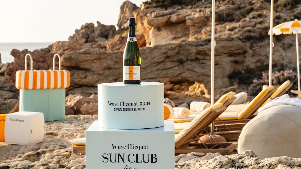 Sun Club de Ibiza, un lugar idílico para disfrutar el mejor champagne