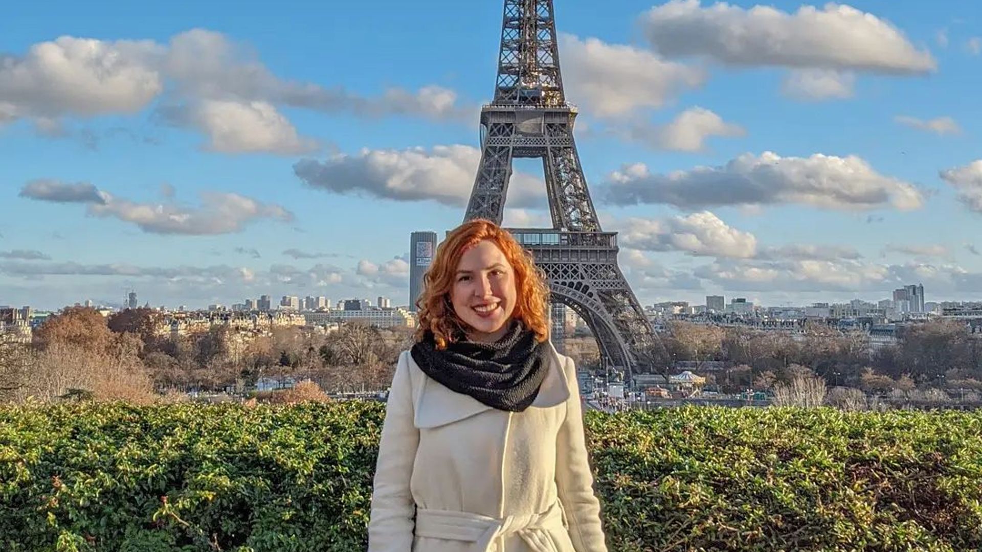Muere la influencer Fernanda Carolina tras ser atropellada en París y ...