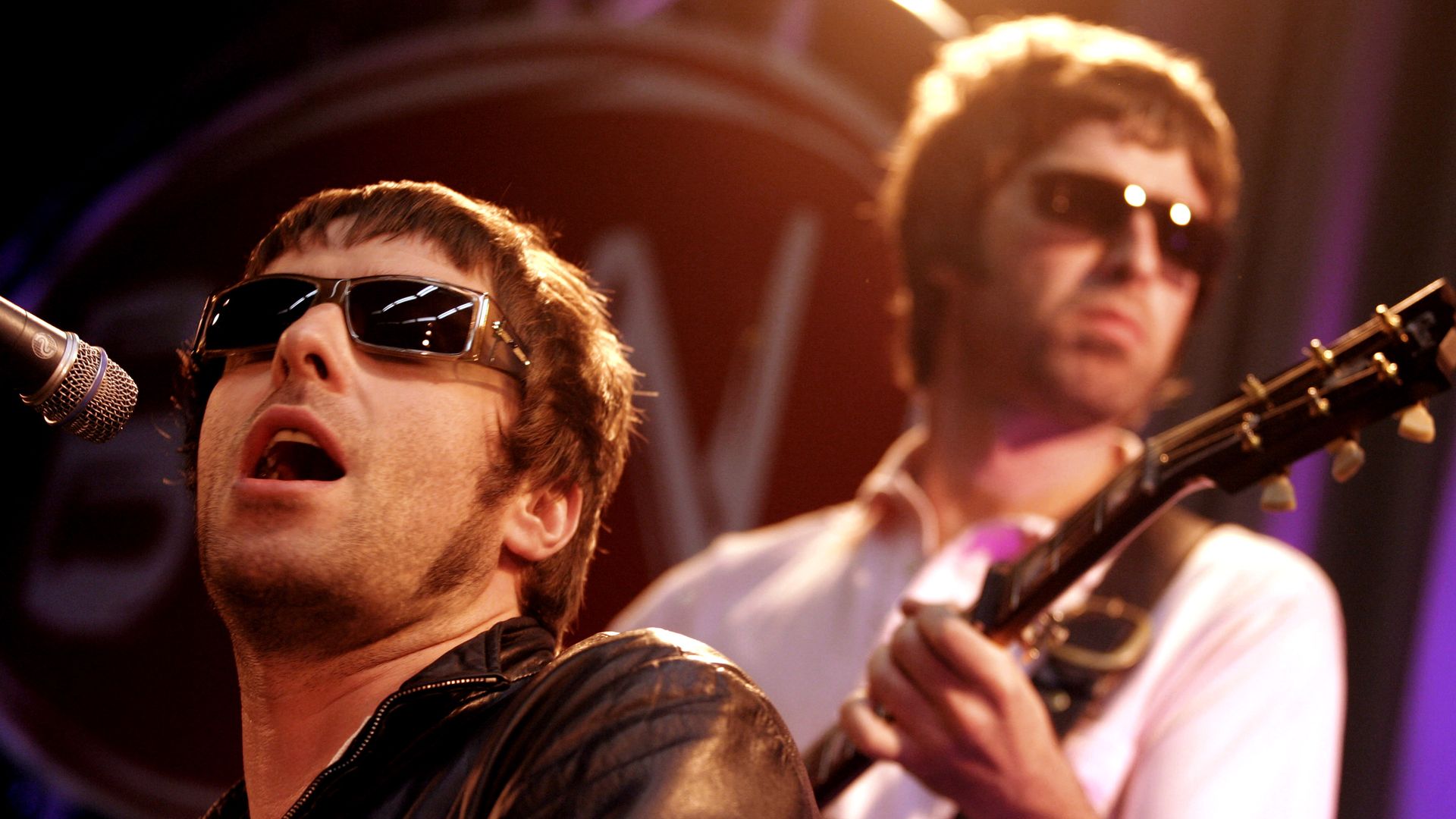 Oasis confirma su gran regreso a los escenarios tras 15 años separados ...