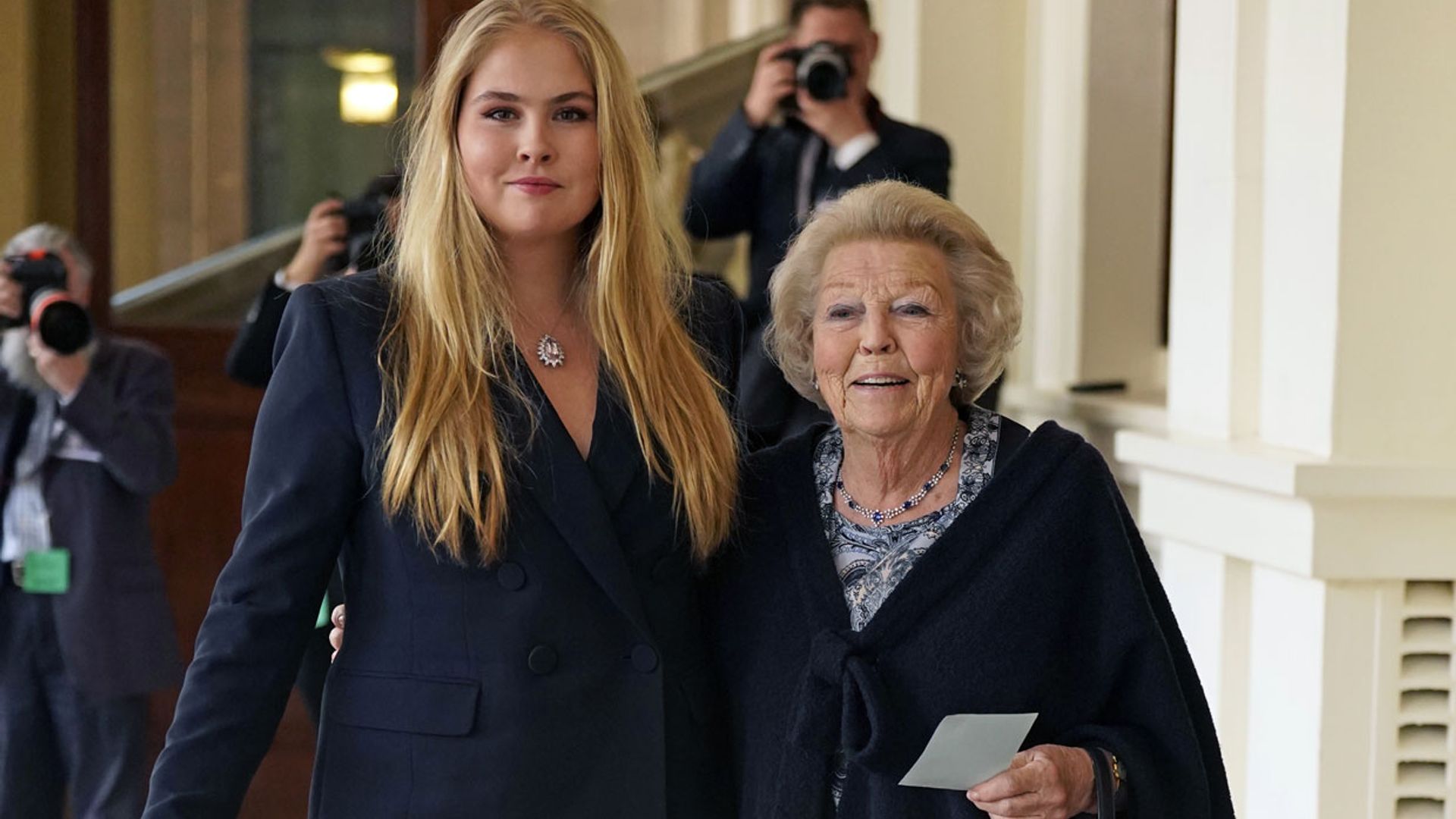 Amalia de Países Bajos y el guiño a su madre en la coronación de Carlos III
