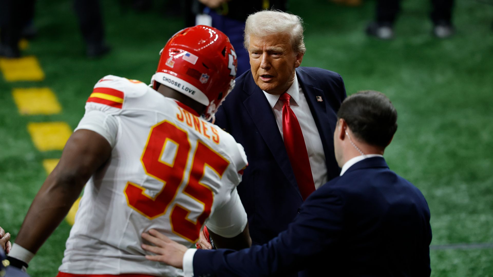 Donald Trump se convierte en el primer presidente en funciones en ...