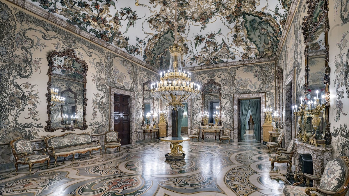 El salón de Gasparini: el majestuoso escenario que envuelve a los Reyes ...