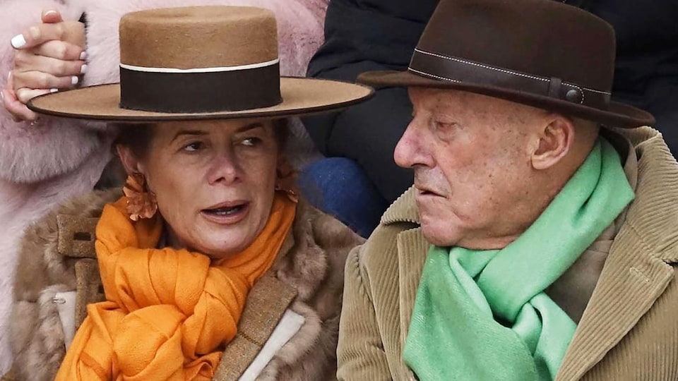 Sir Norman Foster y Elena Ochoa, pasarela de estilo en la nieve
