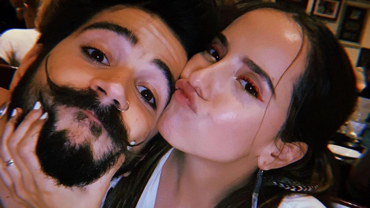 Evaluna y Camilo reaccionan a los memes de su romance | ¡HOLA!