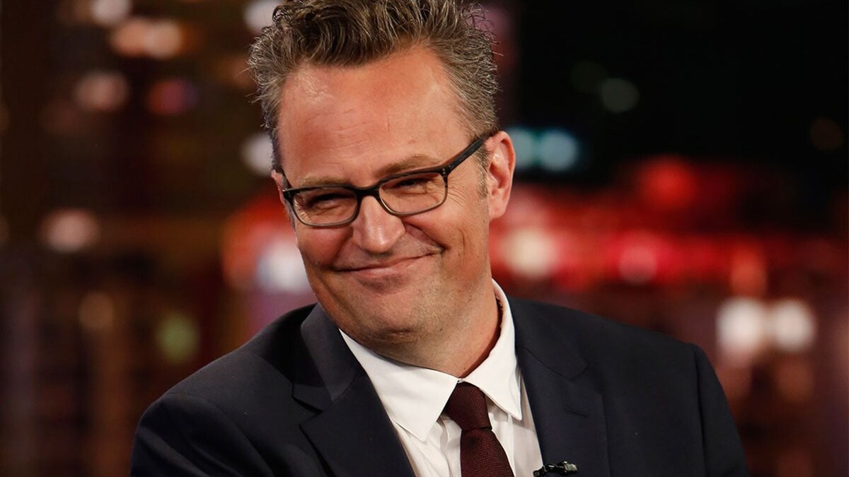La familia de Matthew Perry rinde un homenaje póstumo al actor | ¡HOLA!