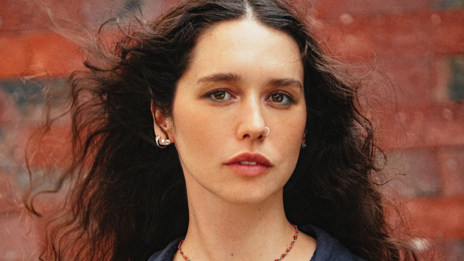 Gala Brie, la talentosa artista latina que nos encanta con su música y ...