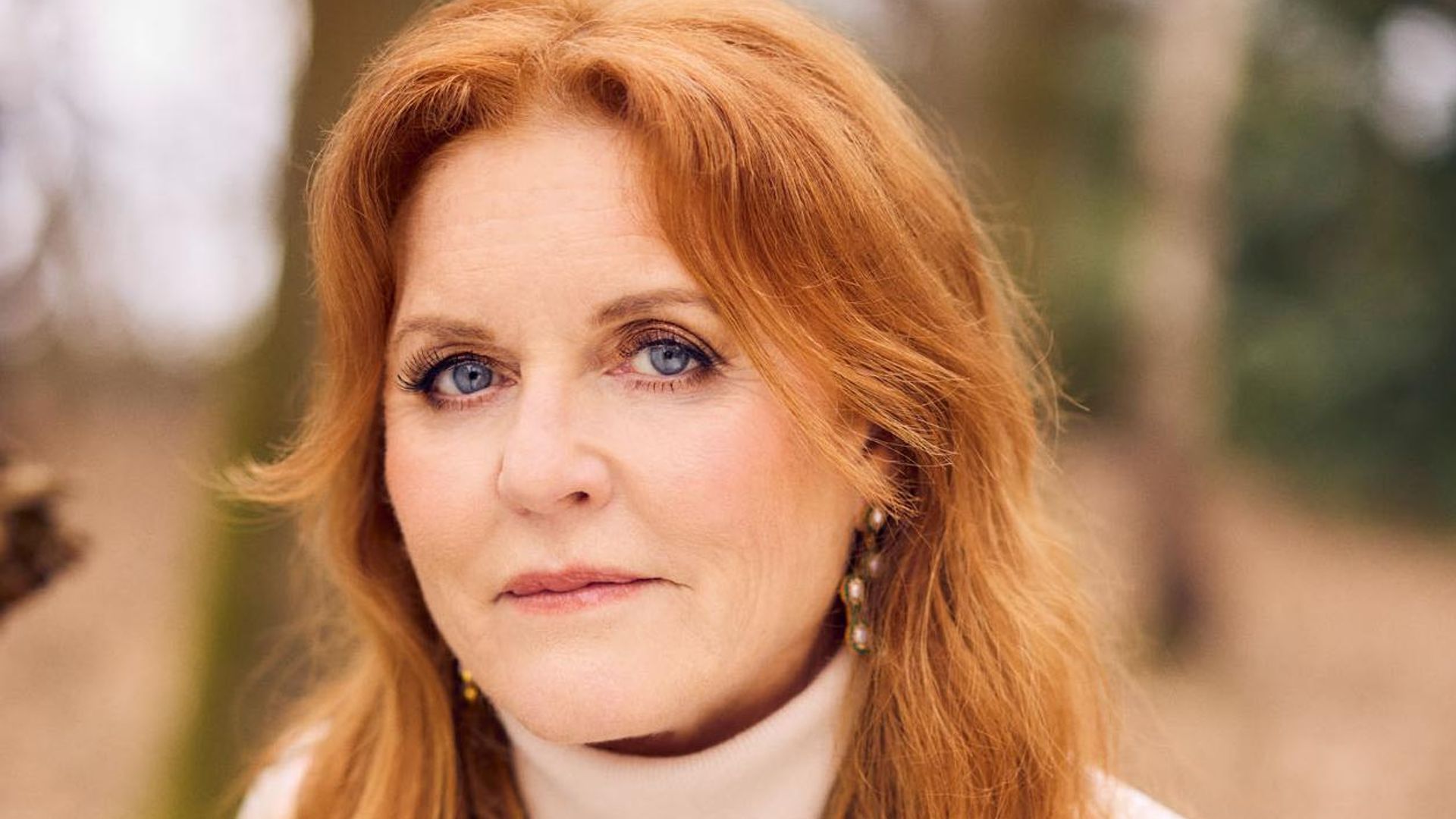 Sarah Ferguson posa con los corgis que heredó de la reina Isabel II