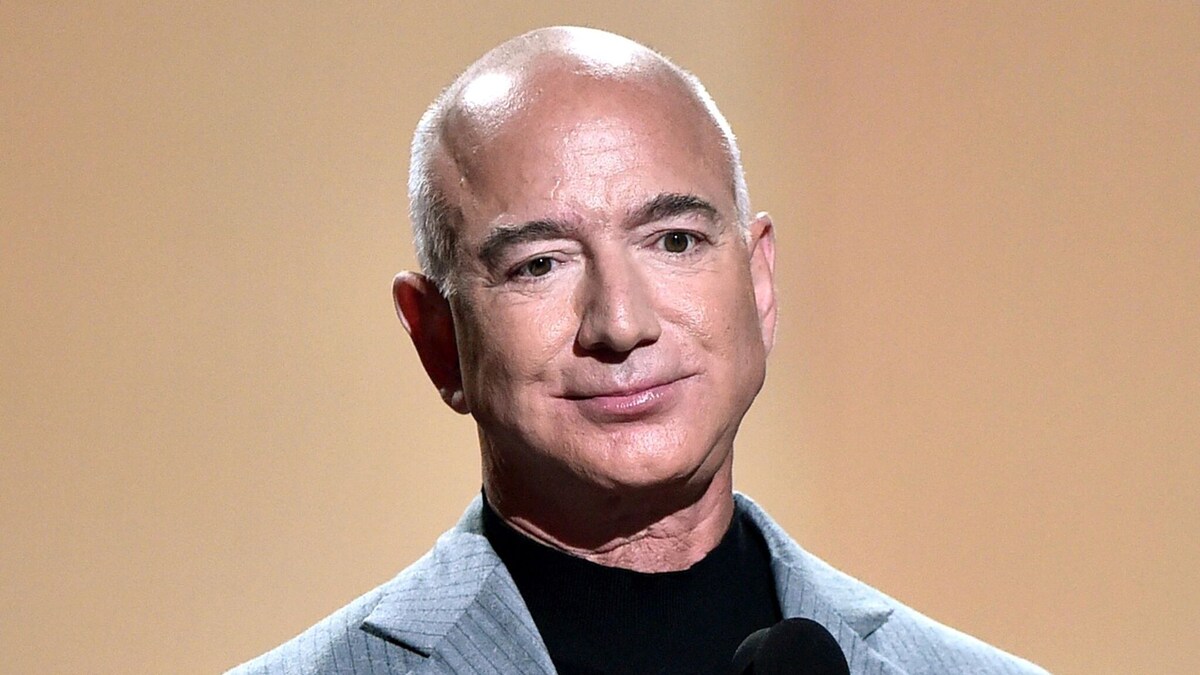 Jeff Bezos estrena su espectacular velero en Mallorca