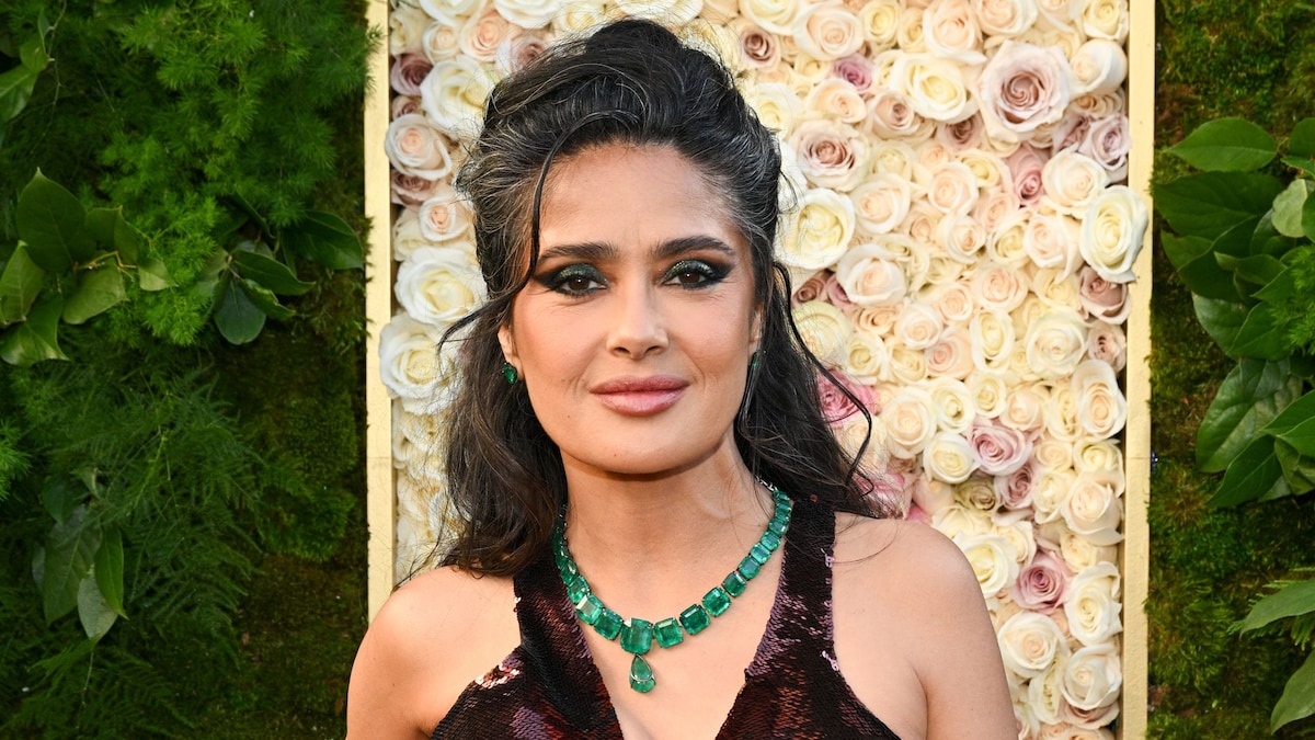 Salma Hayek luce sus canas con orgullo en la alfombra roja de los Golden Globes 2025 | ¡HOLA!