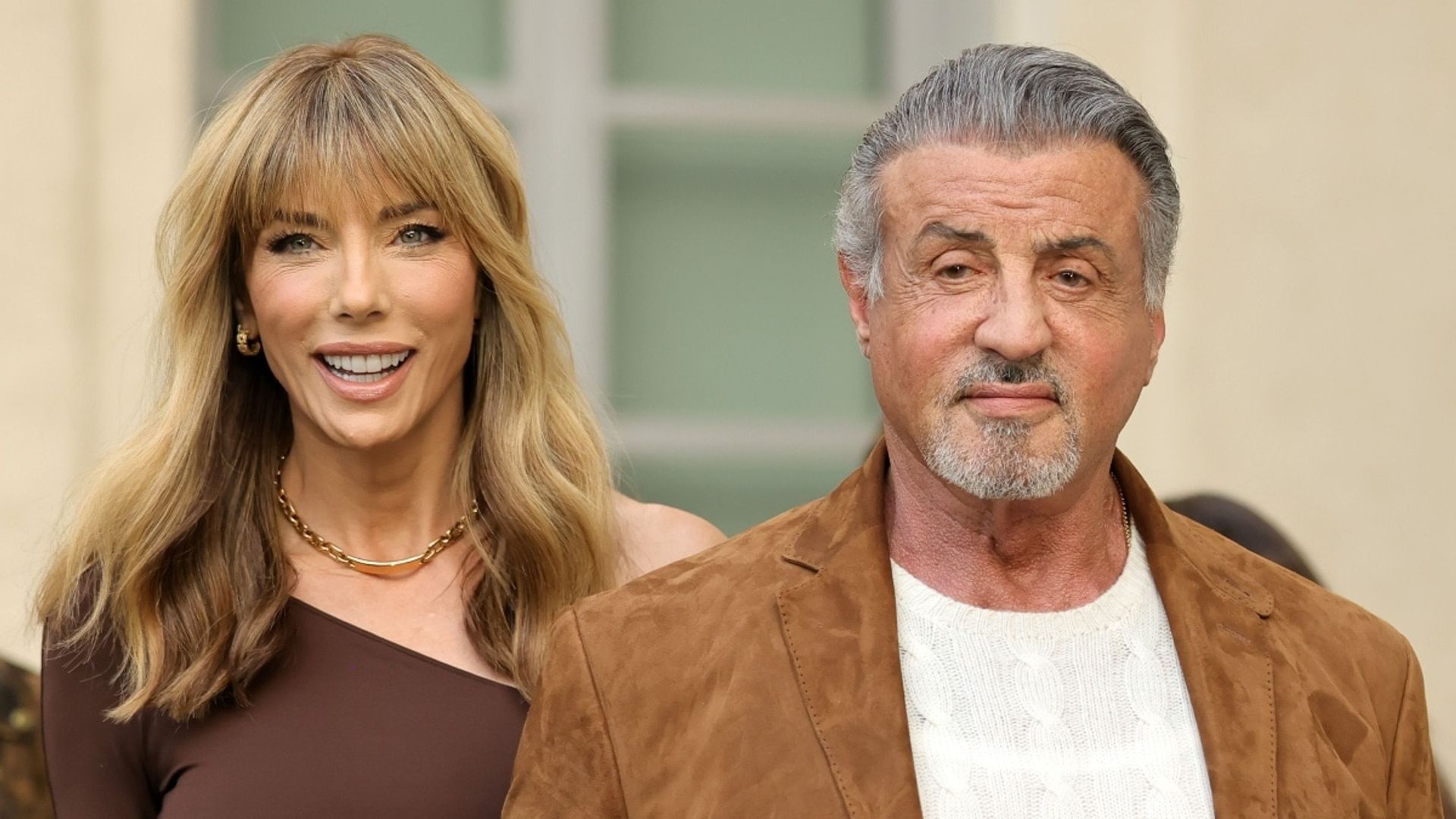 Sylvester Stallone y Jennifer Flavin posan con sus hijas | ¡HOLA! Sylvester Stallone y Jennifer Flavin posan con sus hijas | ¡HOLA!