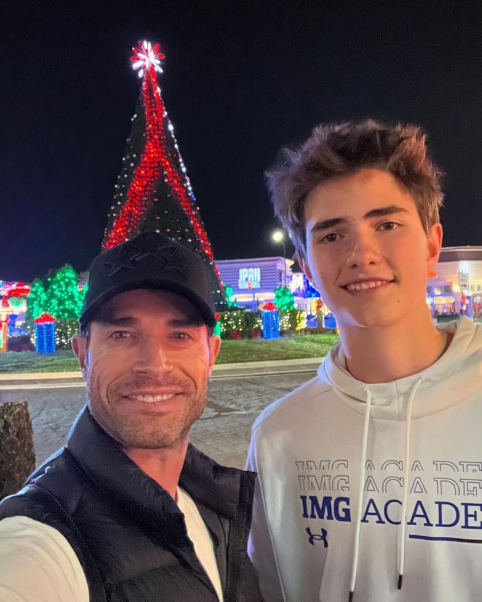 Sebastián Rulli celebra con orgullo el cumpleaños 15 de su hijo Santiago | ¡HOLA!