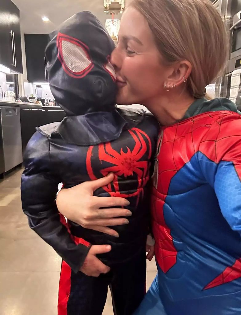 La cantante Ellie Goulding da la bienvenida a su segundo hijo junto a ...