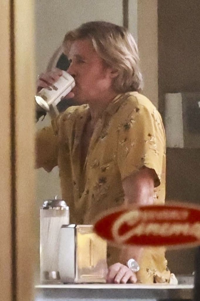 Tenemos la primera imagen de Brad Pitt con su nuevo look, una vuelta a ...