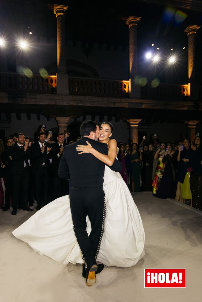 Ale Capetillo nos desvela los secretos de su look nupcial: mantilla ...