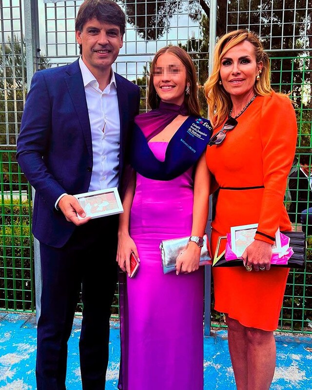 Fernando Morientes, feliz en la graduación de la tercera de sus cuatro ...