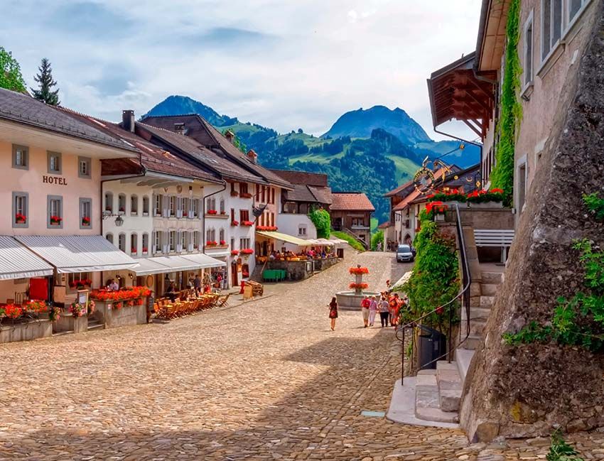 Ruta en el tren Golden Pass por el corazón de Suiza