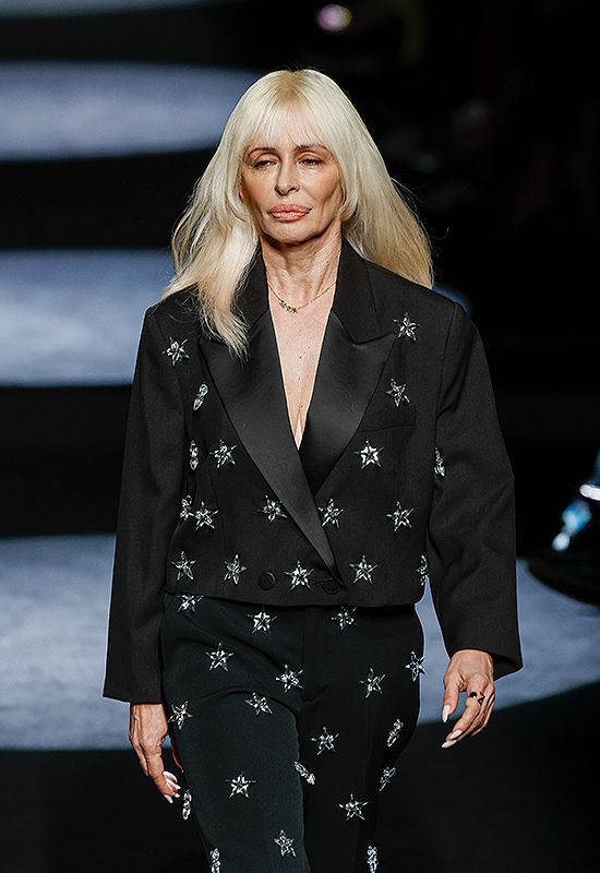 María Bas, del dúo Nebulossa, sorprende como modelo en la Fashion Week ...