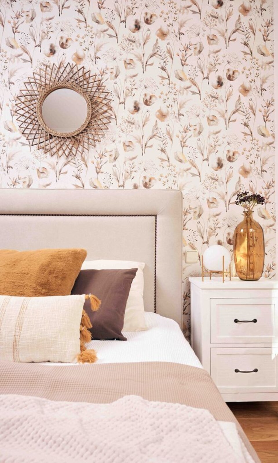 Esther Doña nos enseña su nueva casa y nos habla de su libro sobre ...