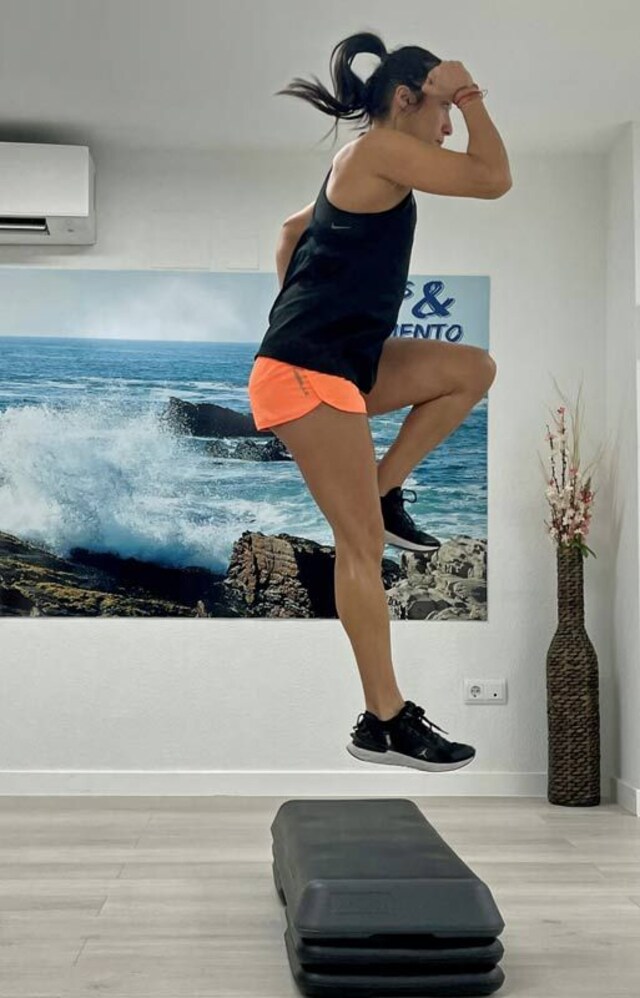 Ejercicios con 'step' para quemar calorías y tonificar tu cuerpo