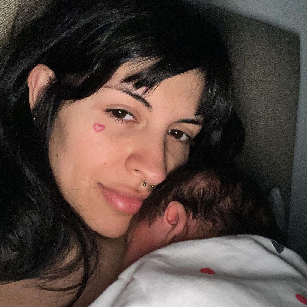 Cazzu presume su figura tras convertirse en mamá | ¡HOLA!
