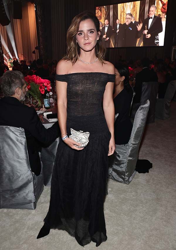 Emma Watson fue a los Oscar con dos looks espectaculares