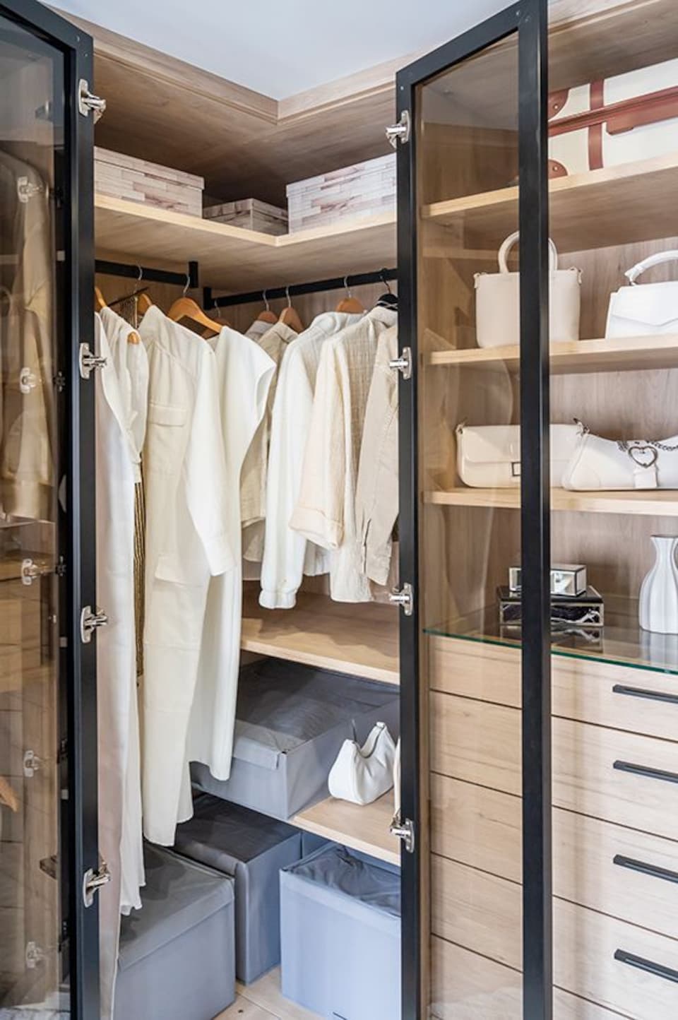 11 ejemplos geniales de vestidores para aprovechar bien el espacio