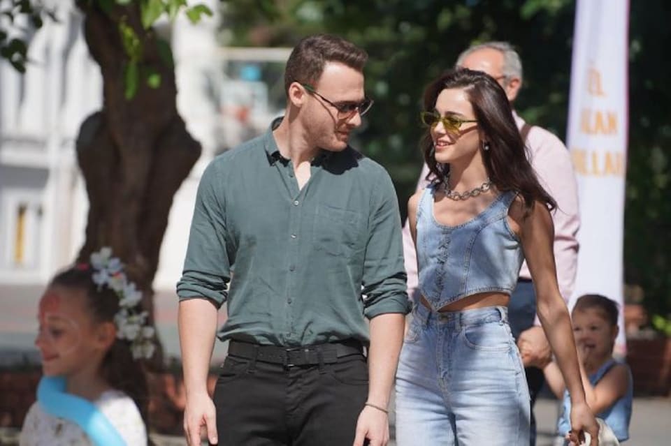 Kerem Bürsin aclara los rumores de romance con su compañera de serie