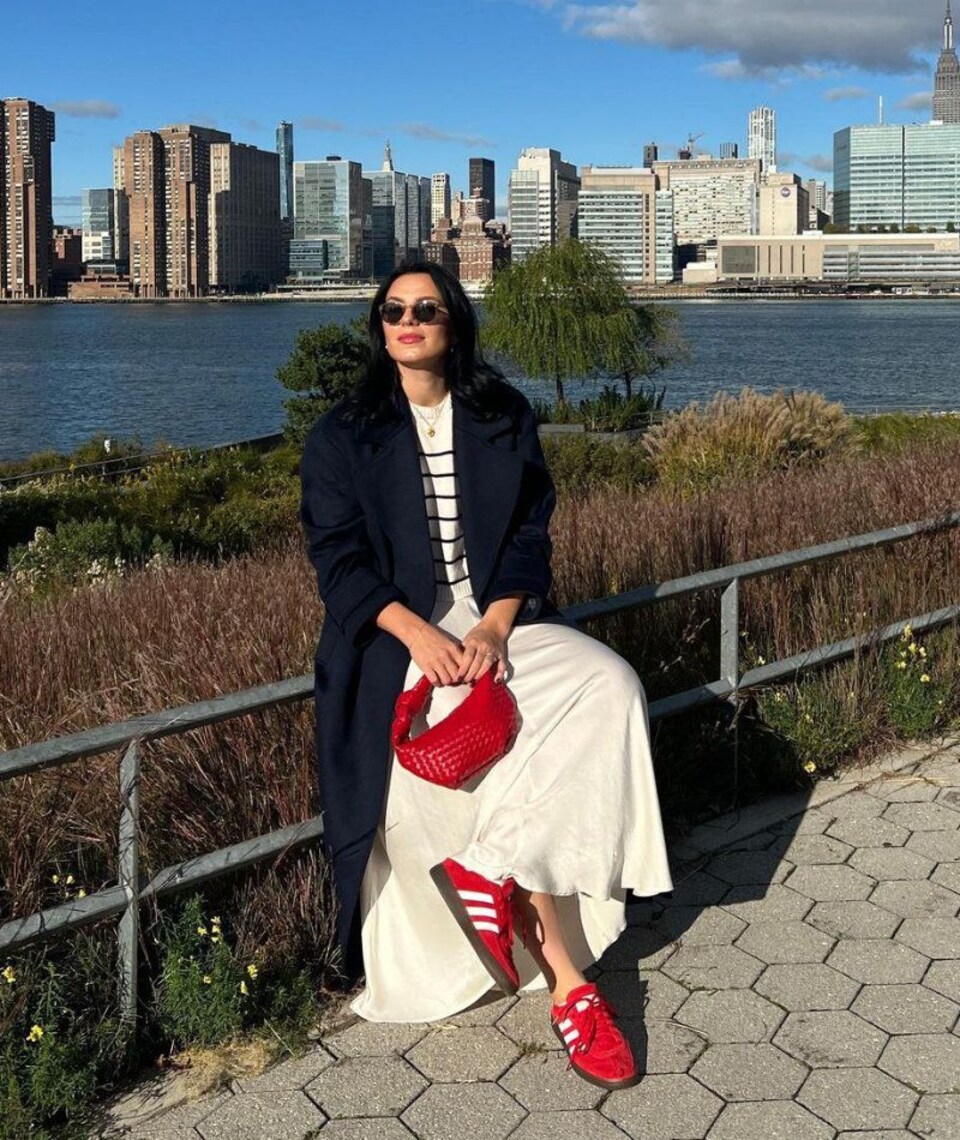 12 looks para combinar las Adidas Gazelle de colores este otoño