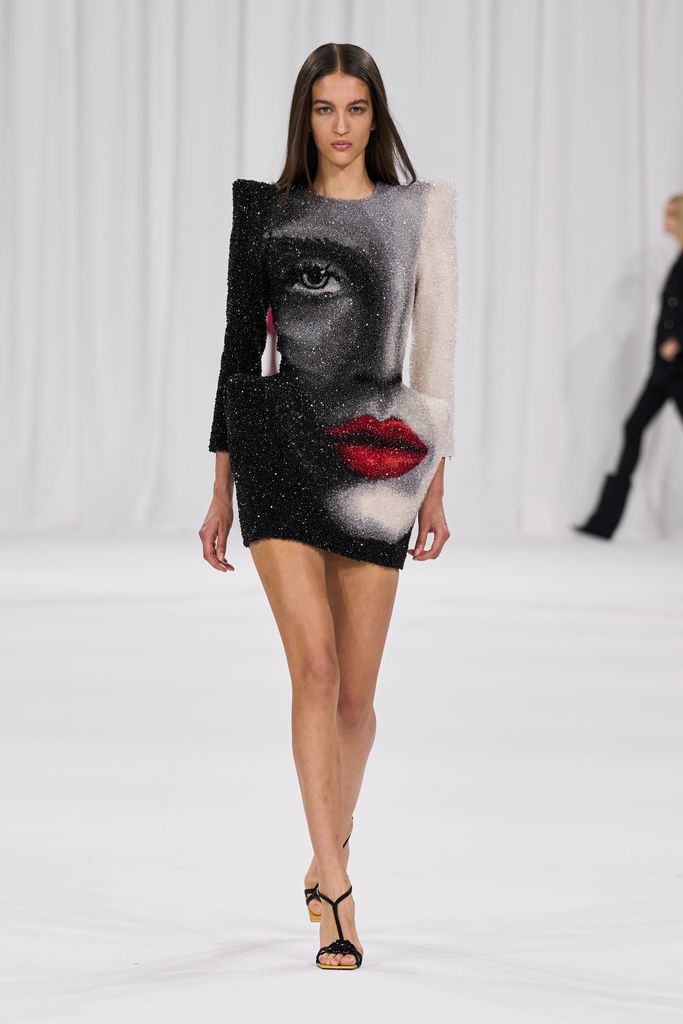El desfile de Balmain en la Paris Fashion Week, una auténtica oda a la ...