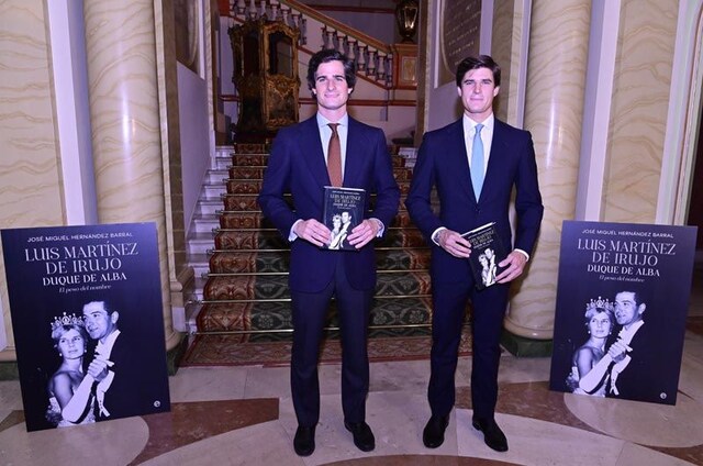 La familia Alba se reúne en la presentación del libro sobre Luis ...