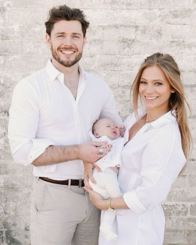 Se revela la causa de la muerte de los padres de Callum Kerr y sus ...