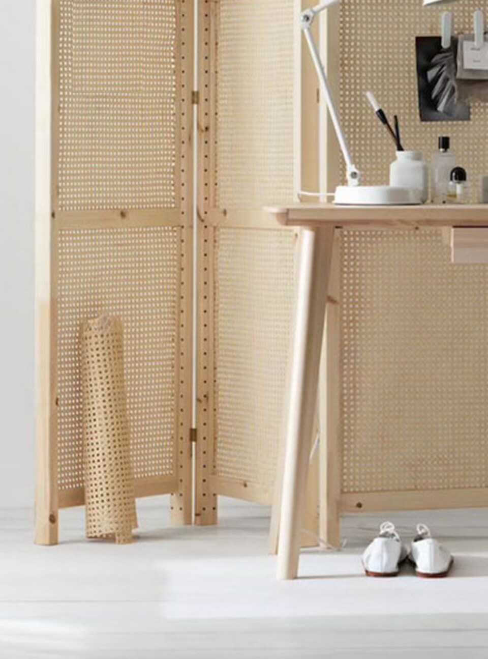 Cómo hacer un biombo con rejilla de ratán
