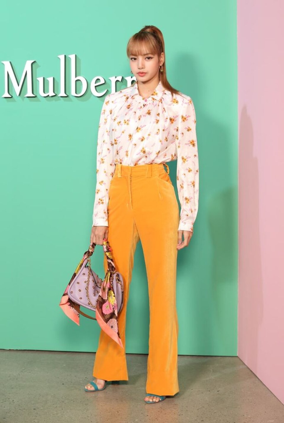 El estilo de Lisa de Blackpink y The White Lotus