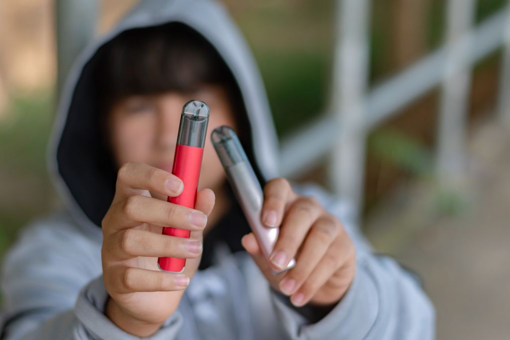 ¿Descubres que tu hijo tiene un váper? Estos son los riesgos y cómo ...