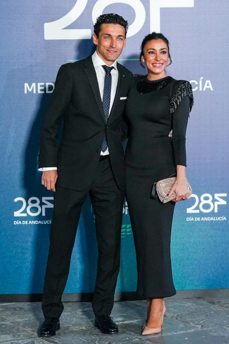 Jesús Navas y su esposa brillan en la fiesta previa a la entrega de las Medallas de Andalucía