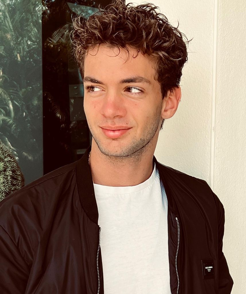 Christopher Levy presume a su nueva y hermosa novia con una romántica ...