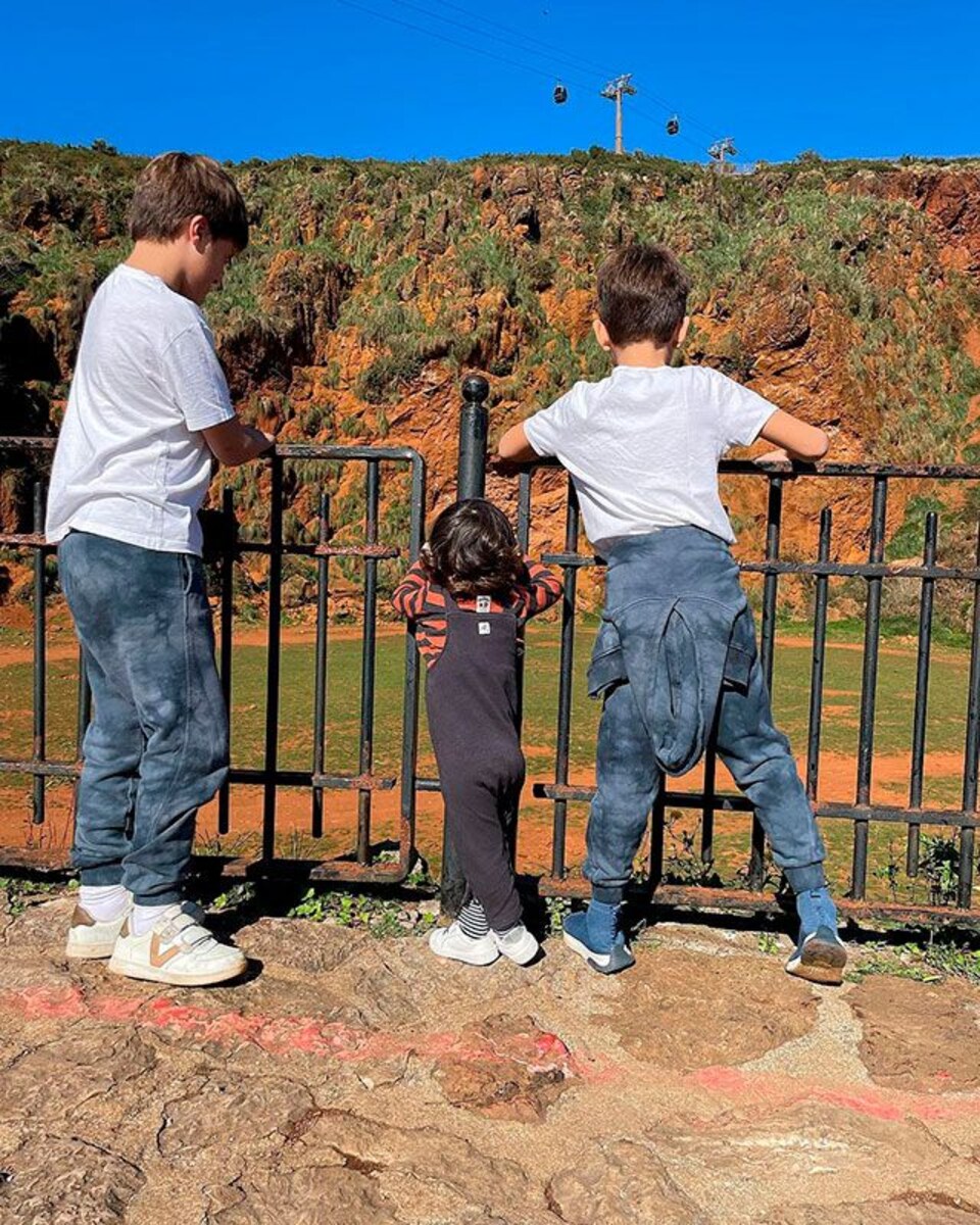 Jessica Bueno comparte cómo han crecido sus tres hijos, ¡menudo cambio!