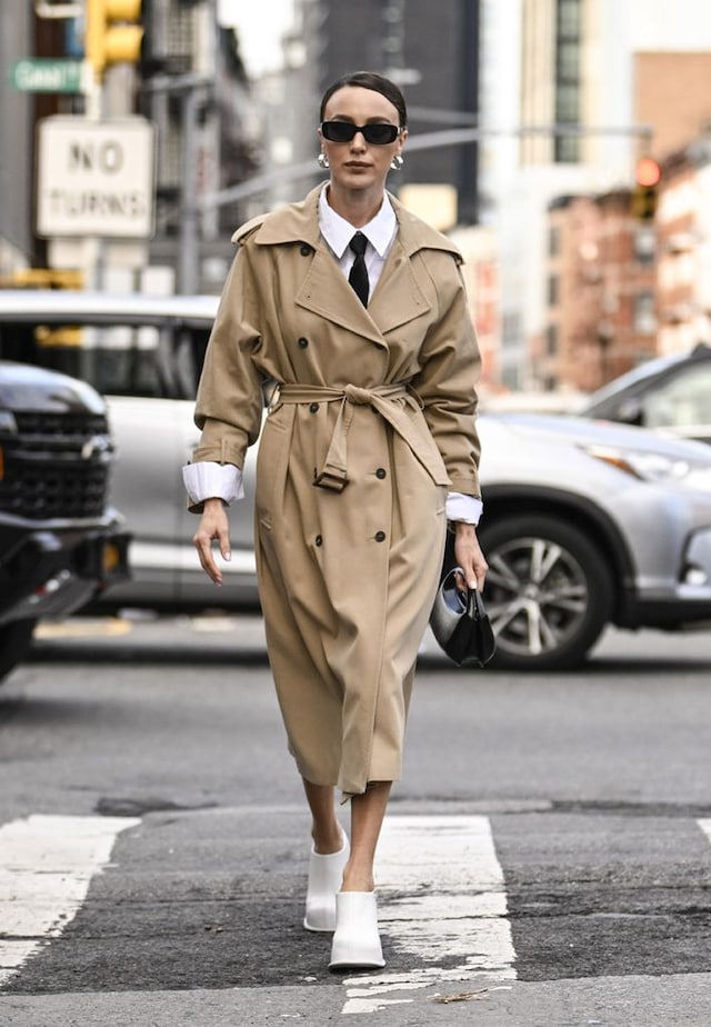 Cómo combinar en looks originales la gabardina beige clásica de Zara ...