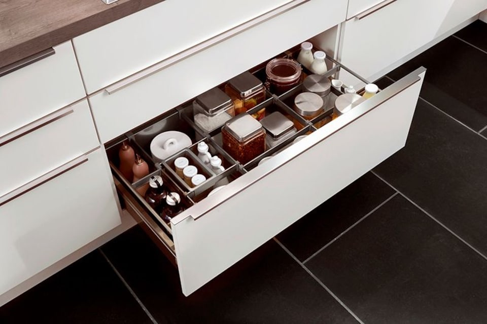 Ideas imprescindibles (y accesorios) para ordenar los cajones de la cocina