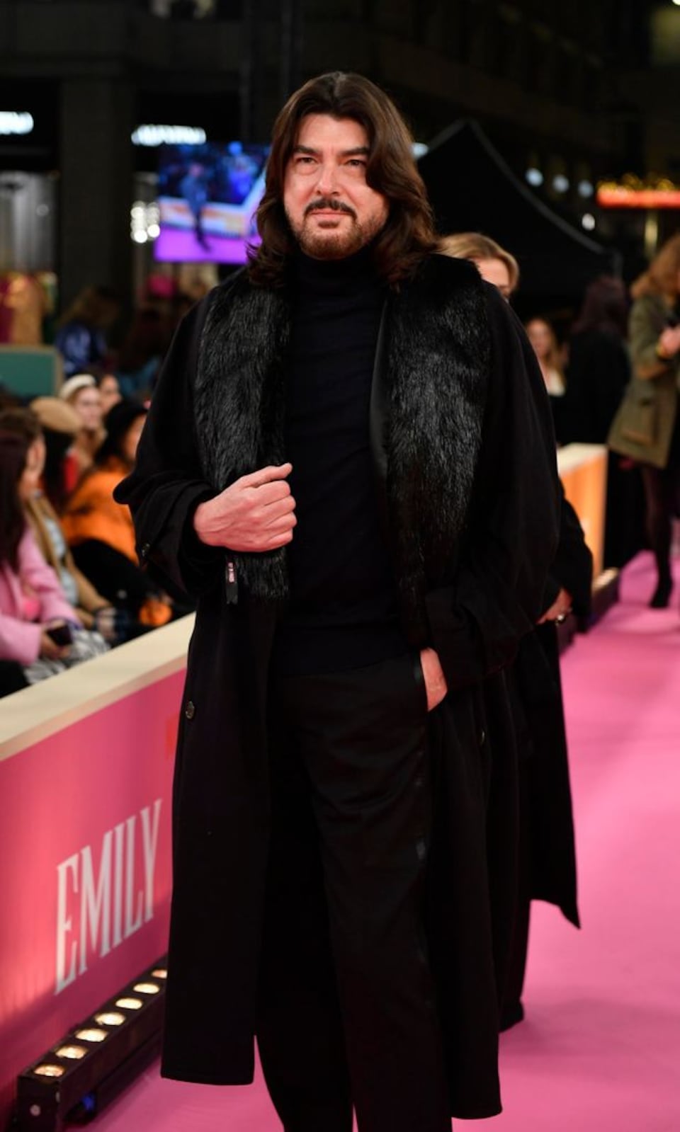 El diseñador detrás de de Pierre Cadault en Emily in Paris | ¡HOLA!