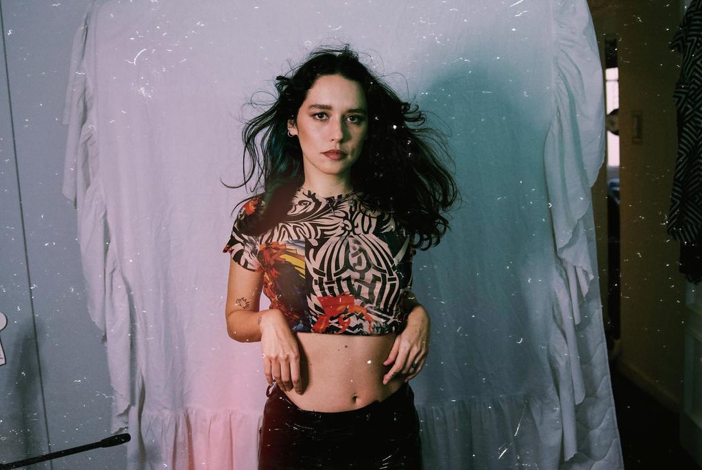 Gala Brie, la talentosa artista latina que nos encanta con su música y ...