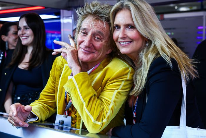 Rod Stewart con sus ocho hijos y tres nietos en la boda de su hijo Liam