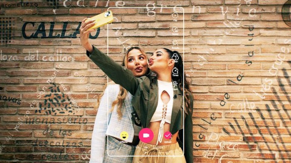 ¡HOLA! estrena el documental 'Las reinas de TikTok' con Lola Lolita y Sofía Surferss