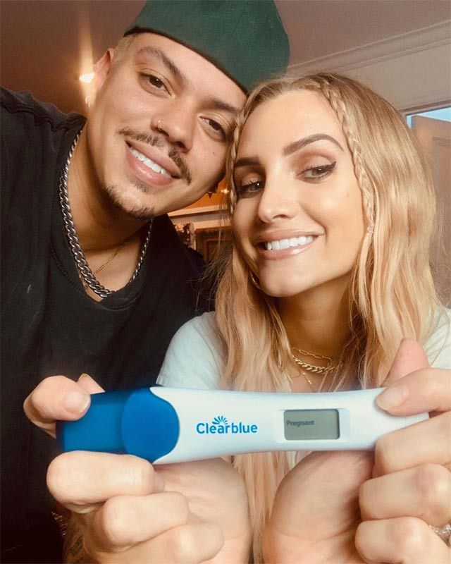 Ashlee Simpson y Evan Ross aumentan la familia