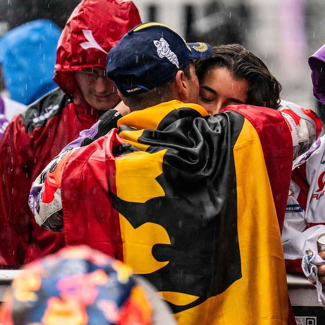 María Monfort Matutes nos abre su álbum secreto del mundial de MotoGP