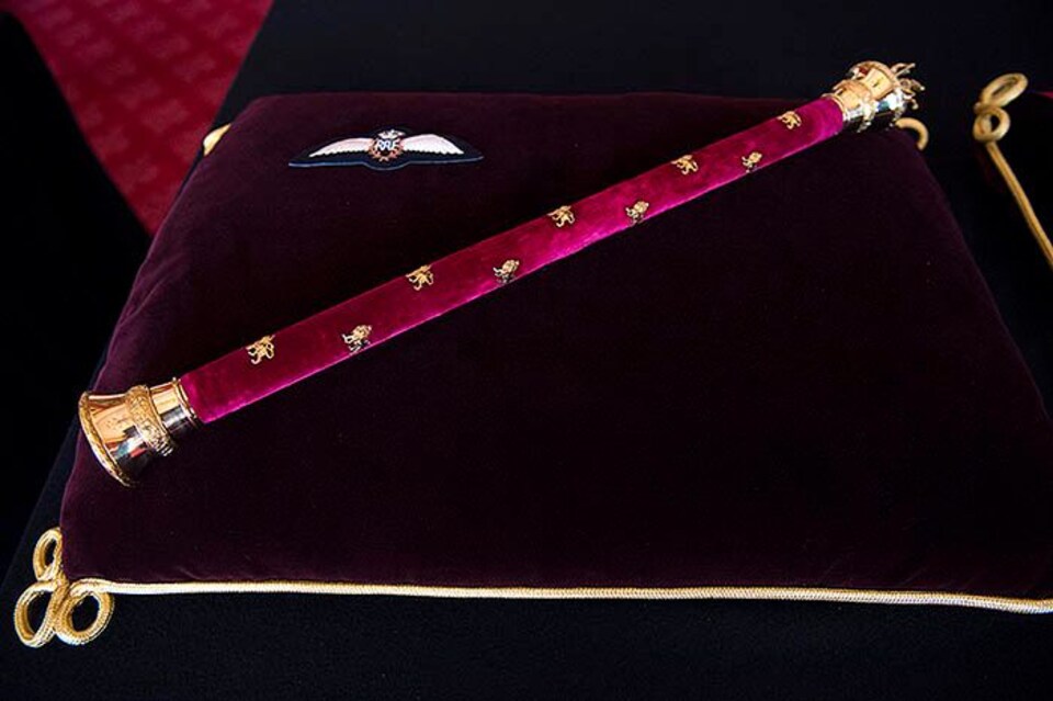 El duque de Edimburgo y las numerosas insignias en su funeral