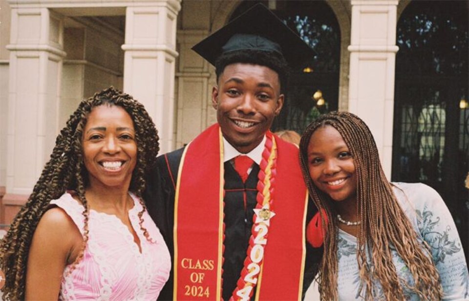 Milo Ventimiglia asiste a la graduación de Niles Fitch, su hijo Randall ...