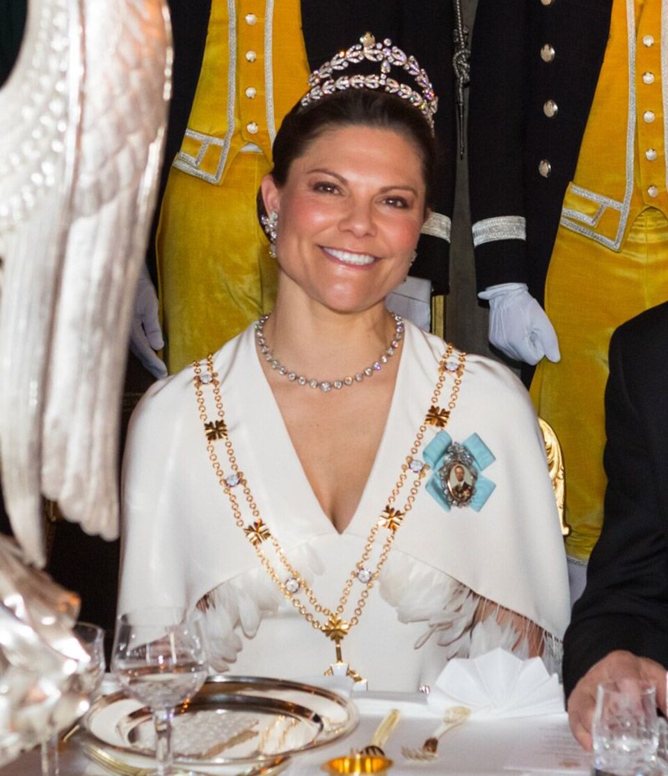 Las princesas Sofia y Victoria de Suecia triunfan con sus vestidos de ...