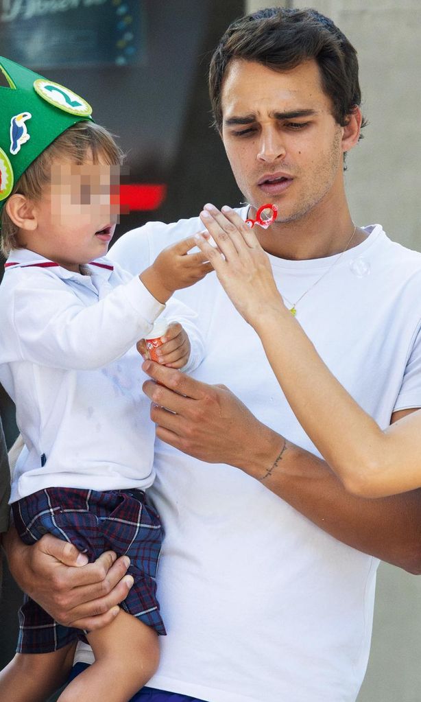Pepe Barroso y Gara Arias en el segundo cumpleaños de su hijo, Marco