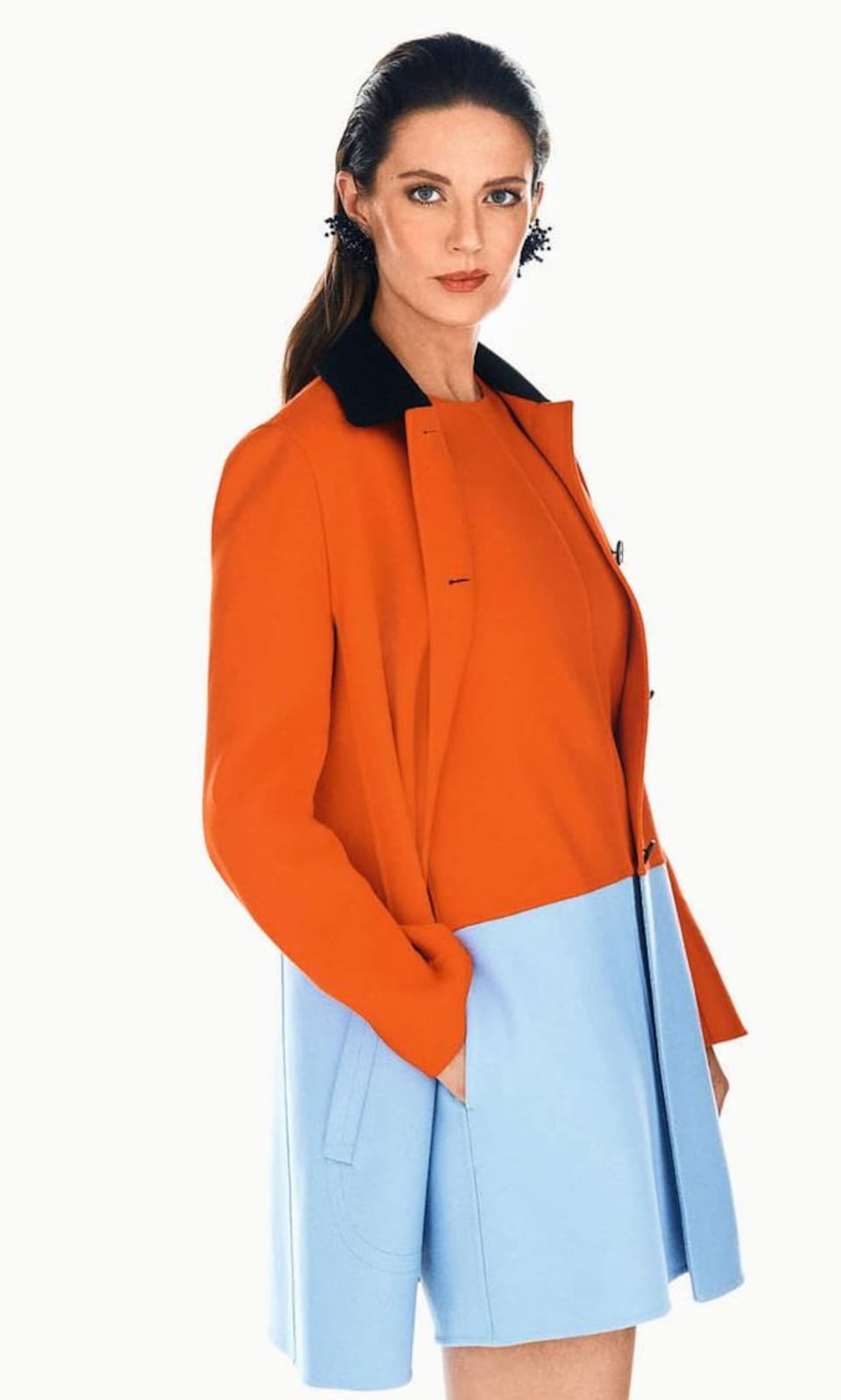 Victoria, hermana de Isabelle Junot, posa con las tendencias de verano